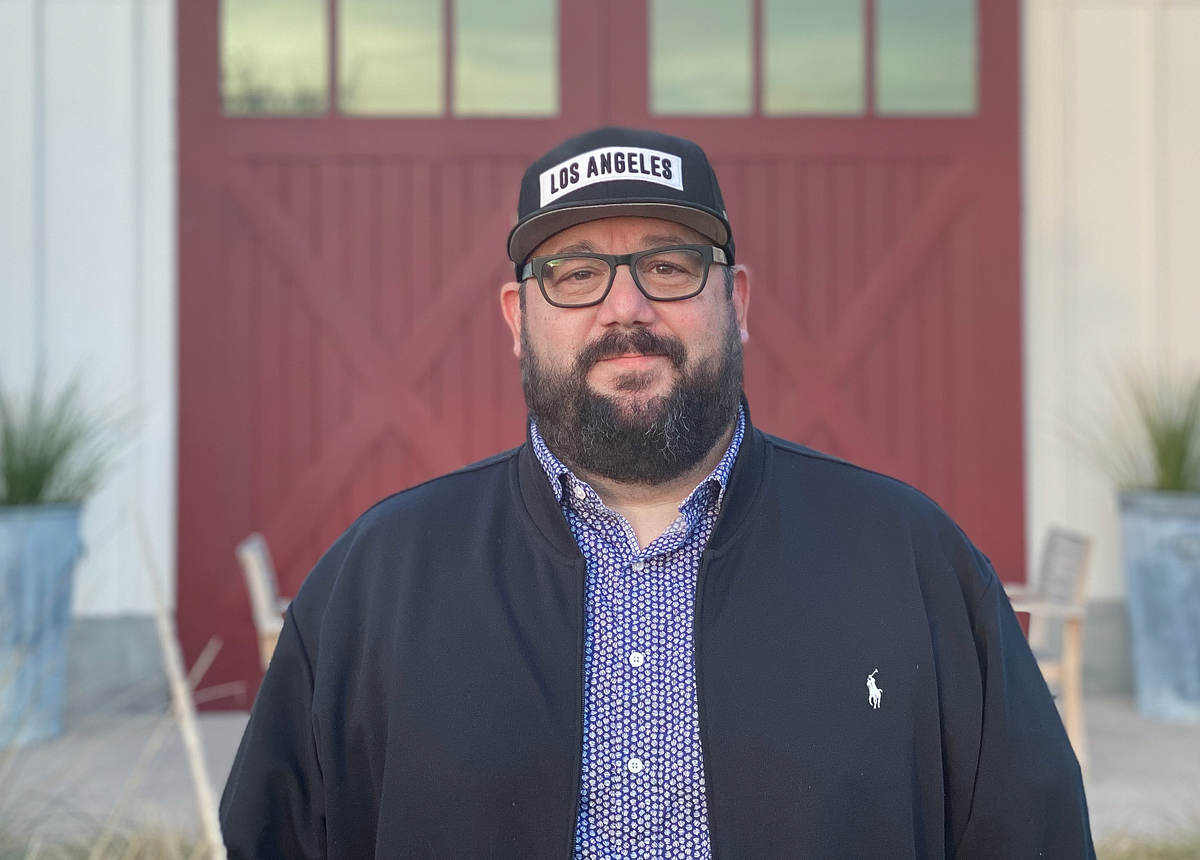 Edward Flores – Americas – 2023 | shots Awards